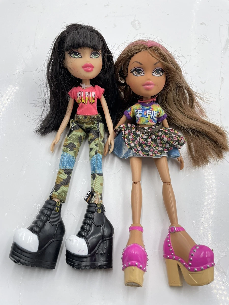 Bratz Selfiesnaps Doll, Jade, Great Gift For Children Ages