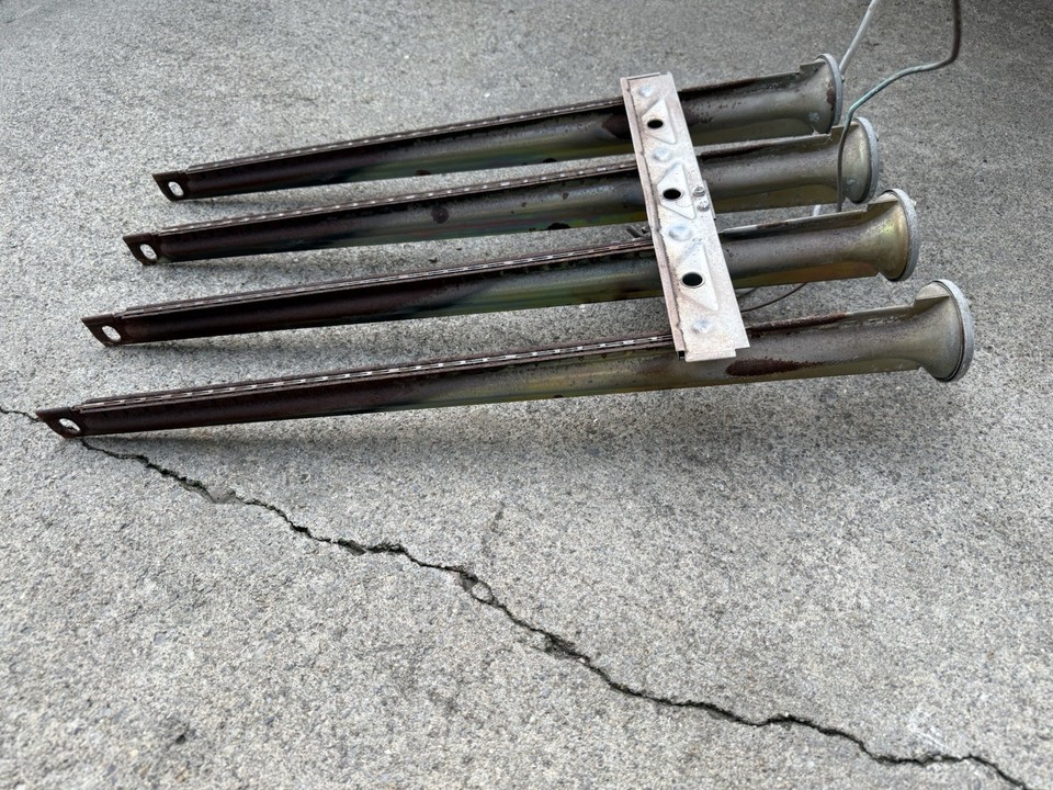 4 BURNER Furnace Assembly Burners NUGG100DF03. Tag In Pics. | eBay