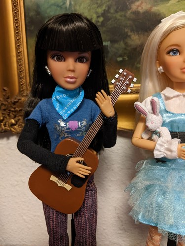 Liv Doll Lot of 3 Alice in Wonderland Spin Master 2009 dolls Barbie | eBay