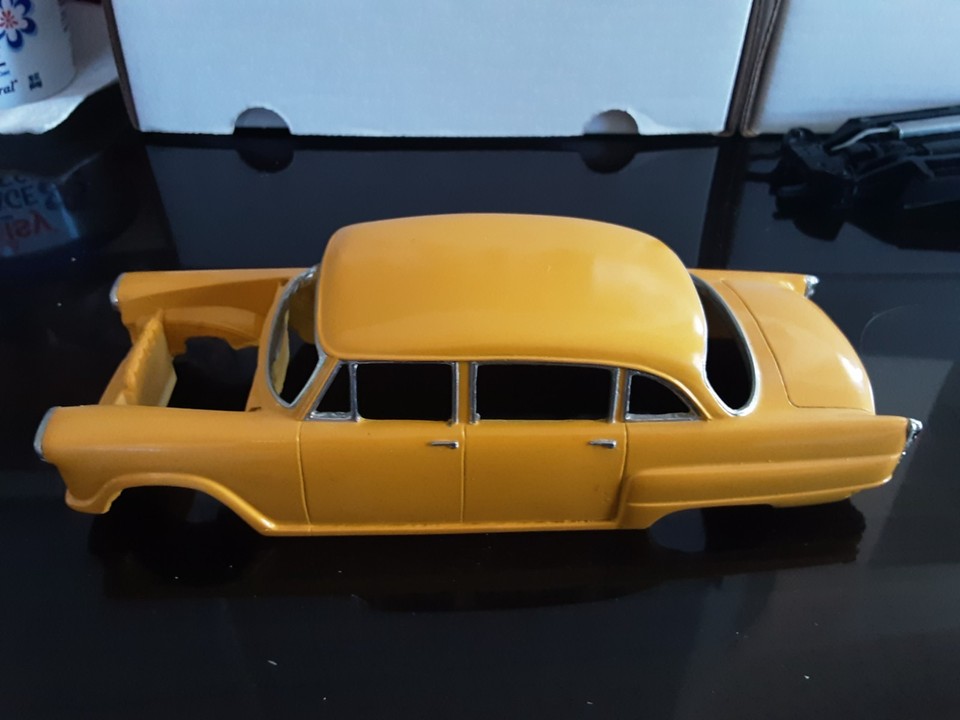 R&R VACUUM CRAFT CHECKER CAB 4 DR SEDAN RESIN MODEL CAR PROJECT BUILDER ...