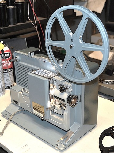ARGUS SHOWMASTER MODEL 500-AZ MOVIE PROJECTOR, 8 MM VINTAGE WORKS NICE ...