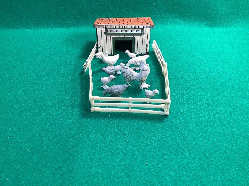 VINTAGE MARX FARM PLAYSET CHICKEN COOP WITH FENCE AND CHICKENS | eBay