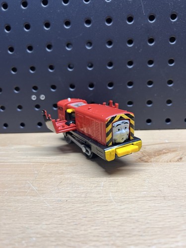 Thomas & Friends Trackmaster Motorized Crash & Repair Salty Engine ...
