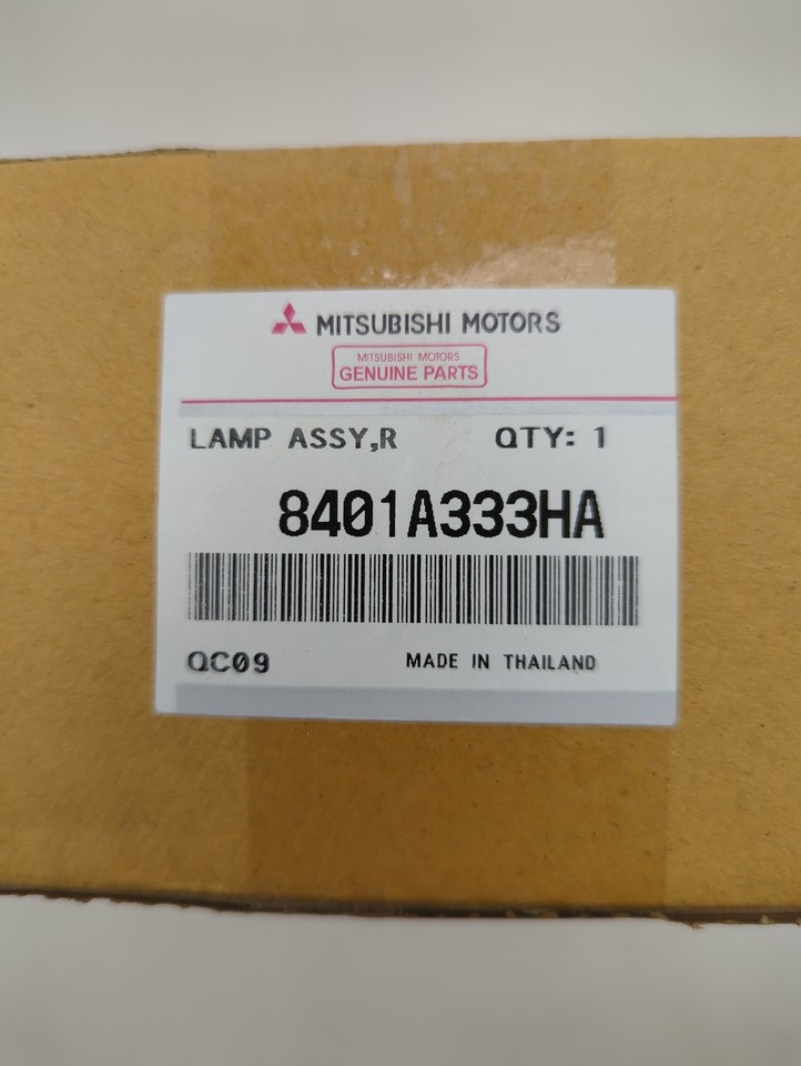 New OEM Mitsubishi Console Map Light Pajero 2015-2022 Montero Sport ...
