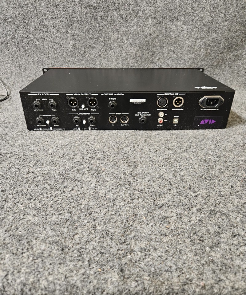 AVID Eleven Rack Guitar Effects Processor USB Audio Interface Tested ...