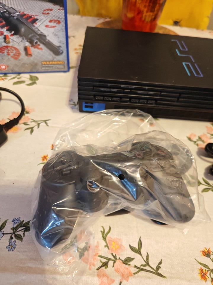 Sony PlayStation 2 Fat PS2 Phat Console + 2 New Controllers + 2 Free ...