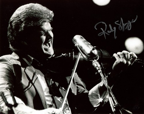 RICKY SKAGGS SIGNED AUTOGRAPHED 8x10 PHOTO COUNTRY MUSIC LEGEND RARE ...