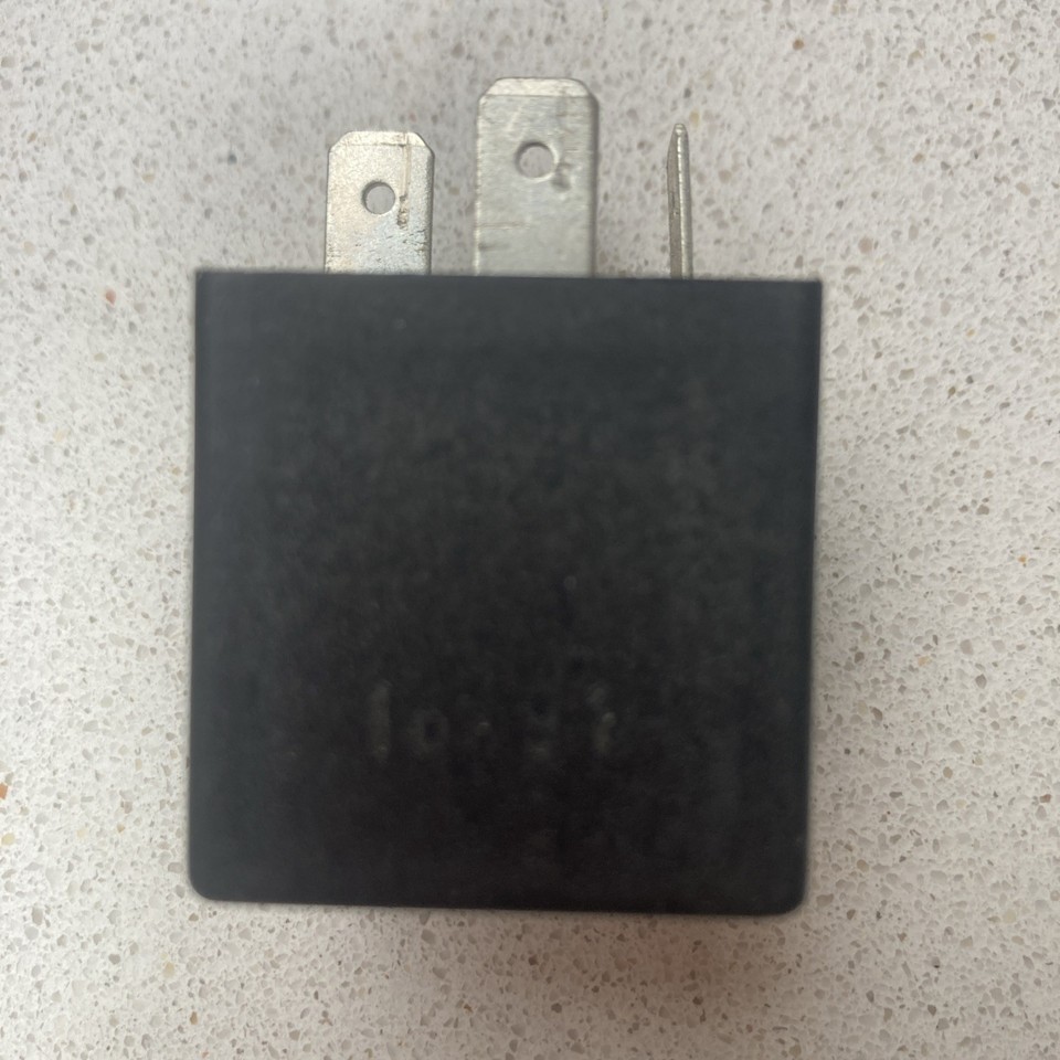 VW AUDI Golf MK1 MK2 Jetta Scirocco Polo Rear Wiper Relay 72 ...