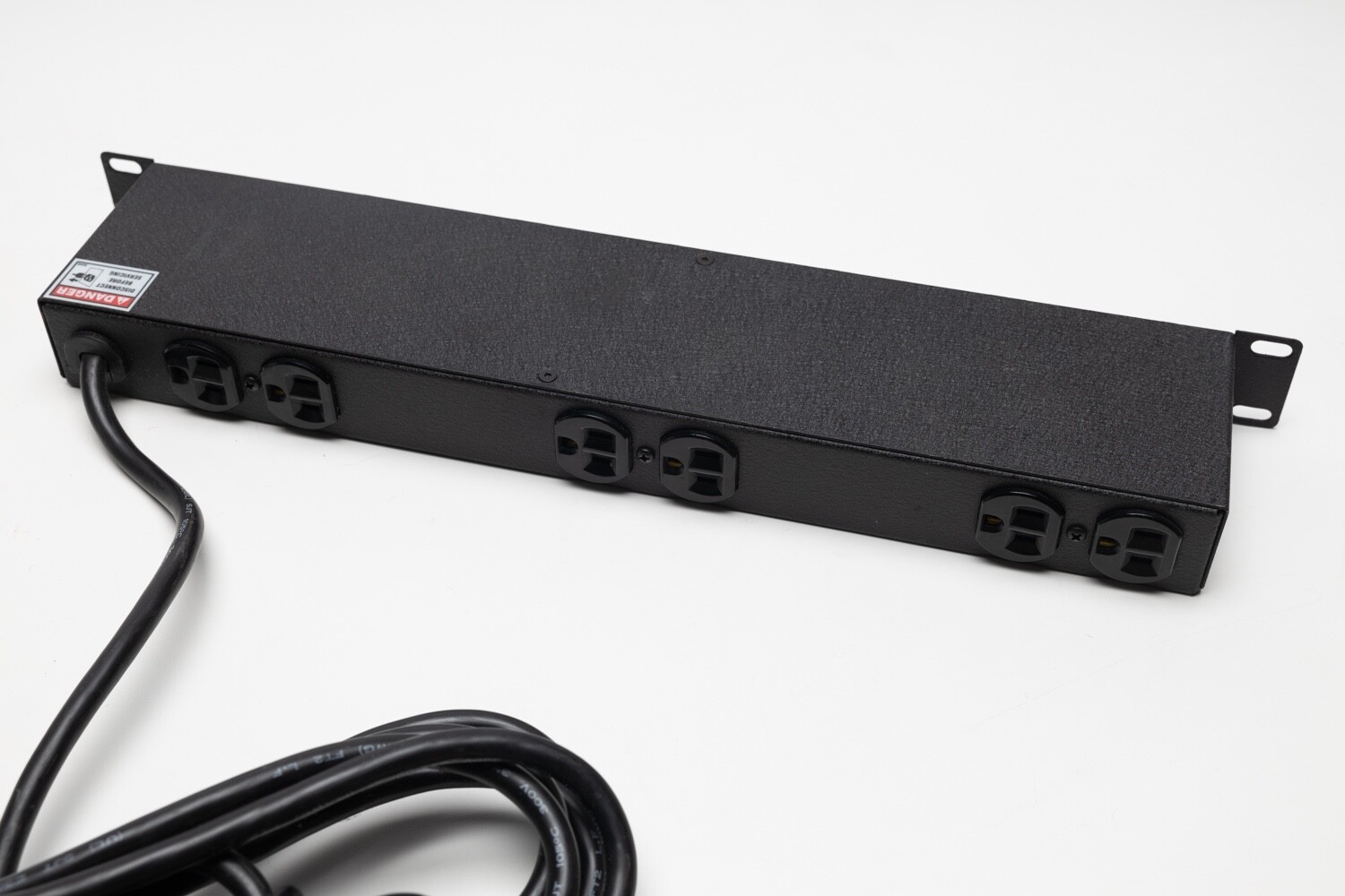 Geist SPN064-15TL Server 6-Outlet Rackmount Surge Protector Power Strip ...