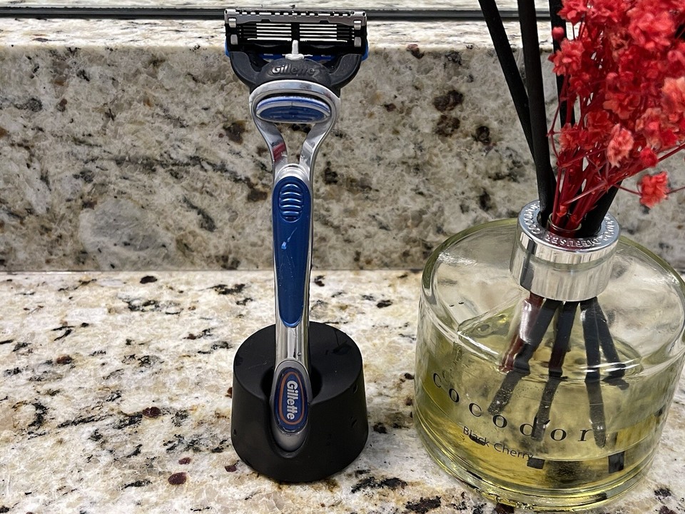 SHAVING RAZOR HOLDER STAND FOR Gillette Fusion5 Proshield Proglide ...