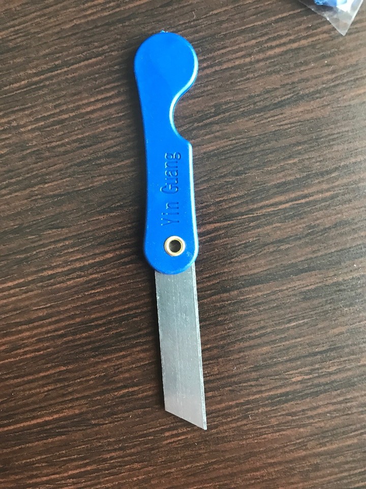 Folding Utility Razor (24- pack) for Survival, First Aid Kits ...