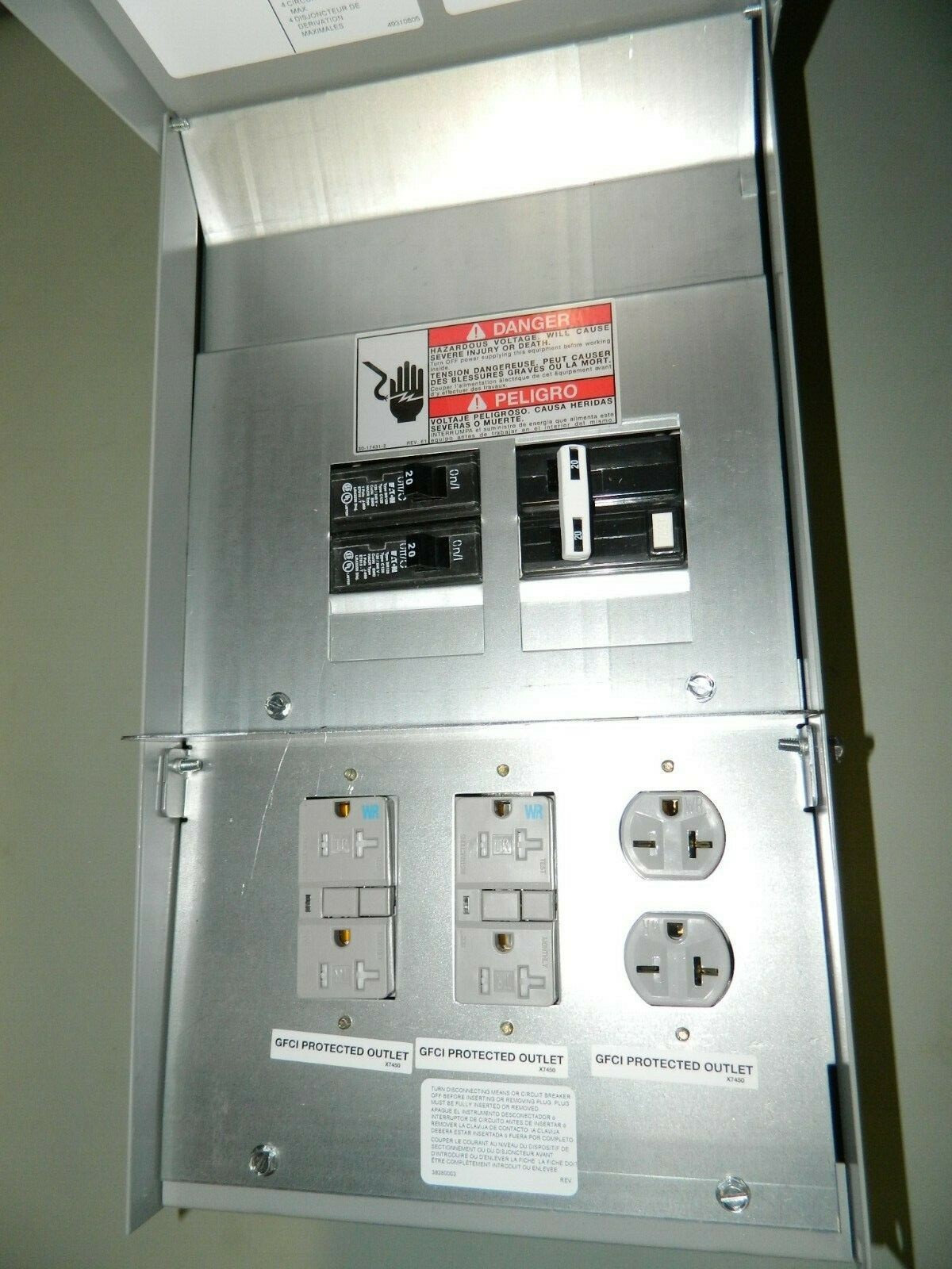 NEW Eaton CHU8N8NKGS 125A Surface Mount RV Outdoor Power Outlet Breaker ...