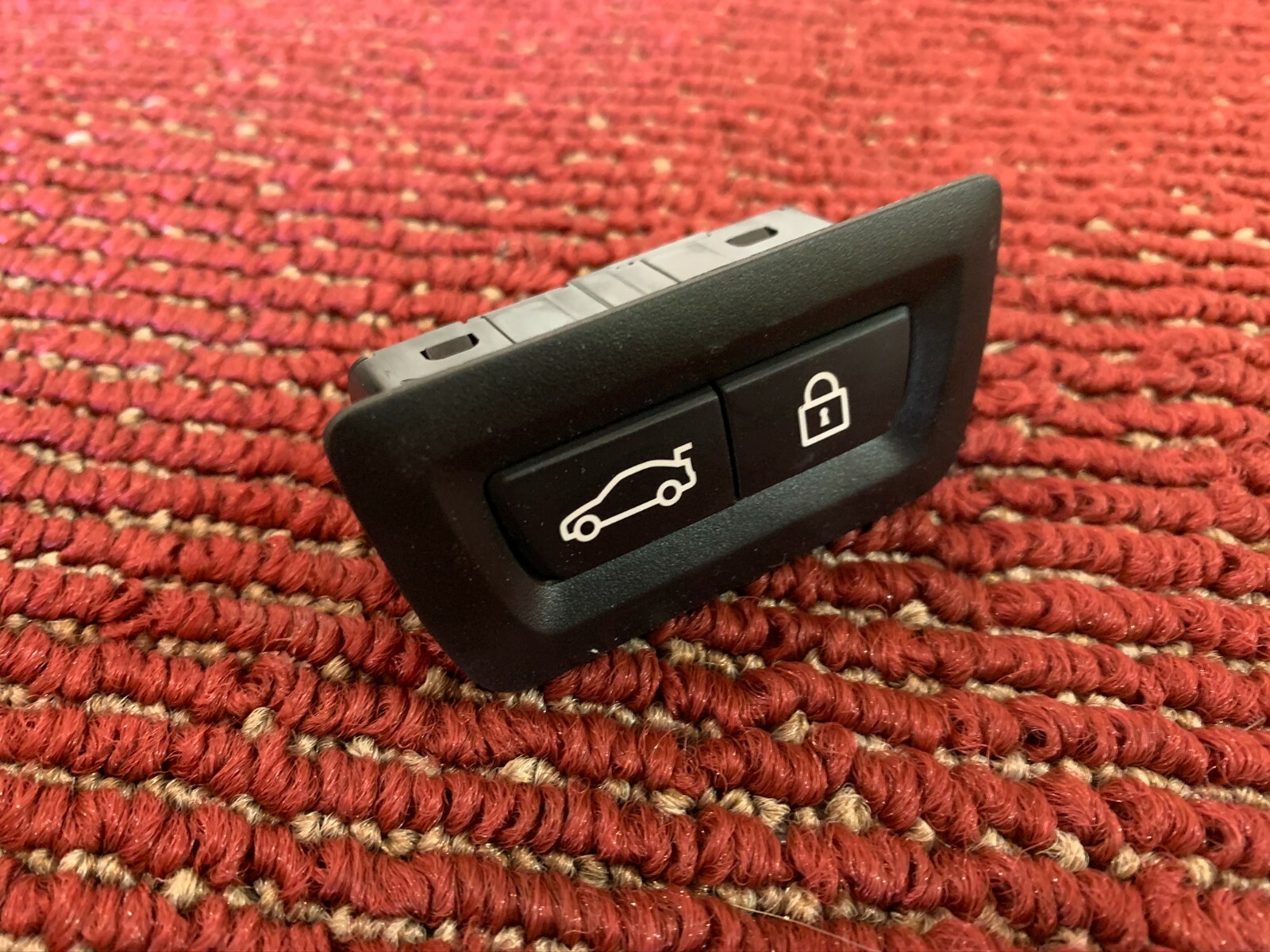 BMW F48 F39 F15 F16 F31 F36 REAR TAILGATE TRUNK CONTROL SWITCH OPEN ...