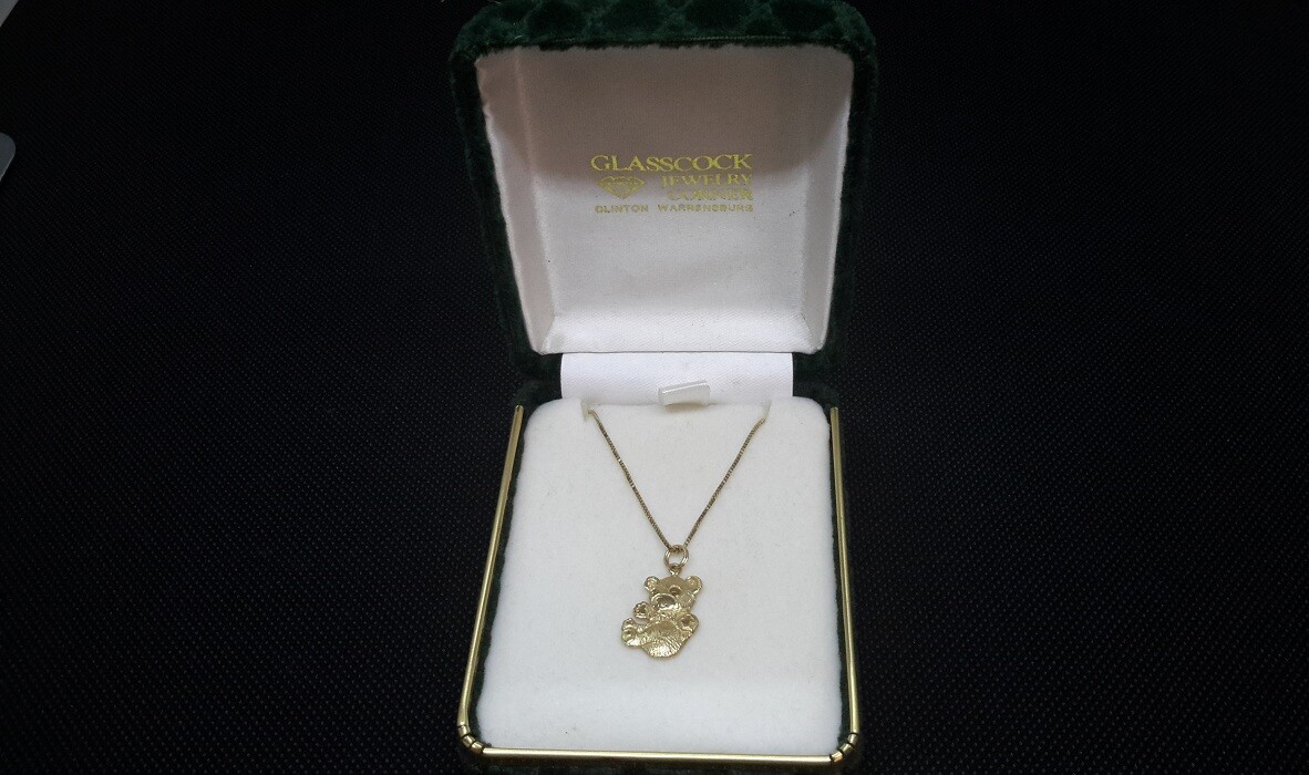 14k yellow gold bear pendant. 10k Gold Box Chain. - Gem