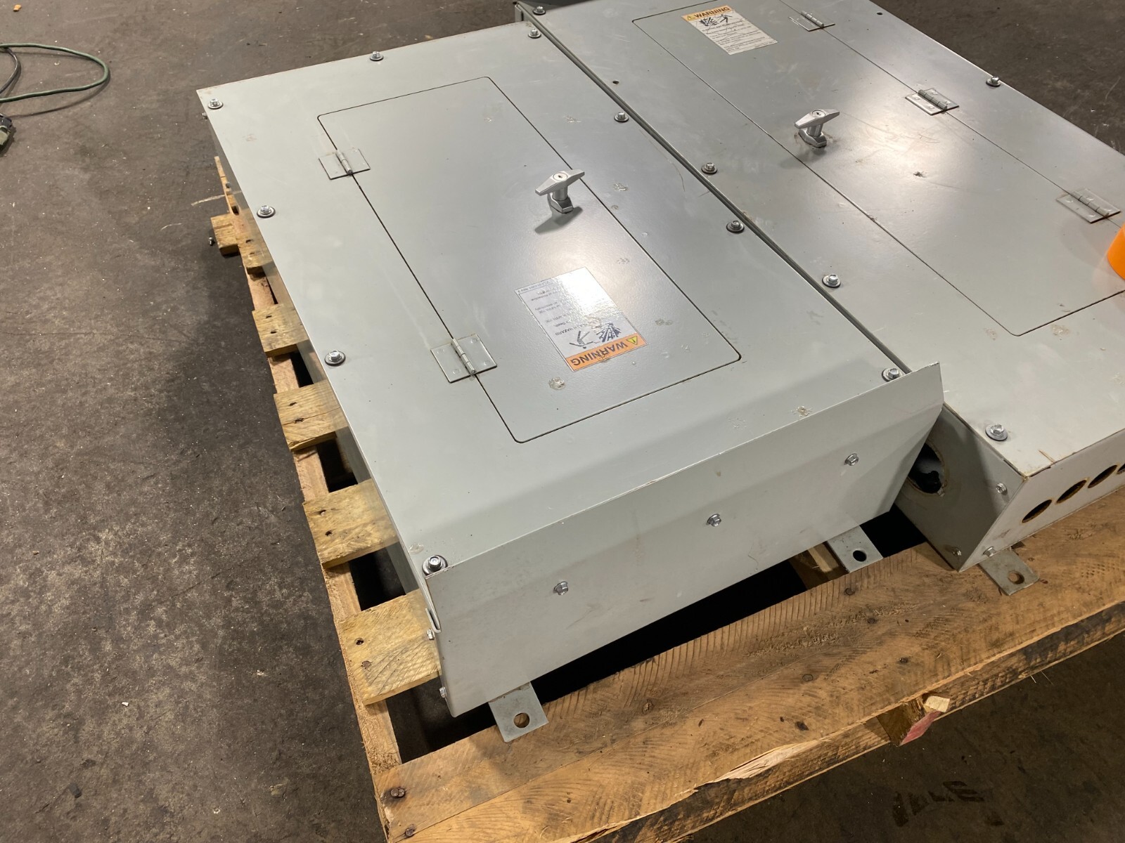 Eaton PRL1X Pow-R-Line Xpert Panelboard 100A 120/240V 1PH 3W 3R Encl ...