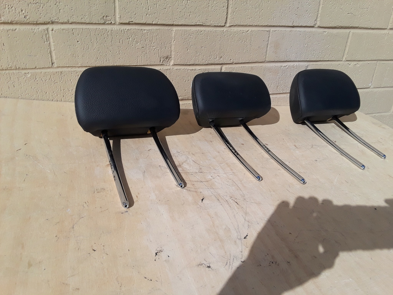 2008 - 2014 MERCEDES C300 W204 REAR SEAT HEADREST PAD BLACK LEATHER SET ...