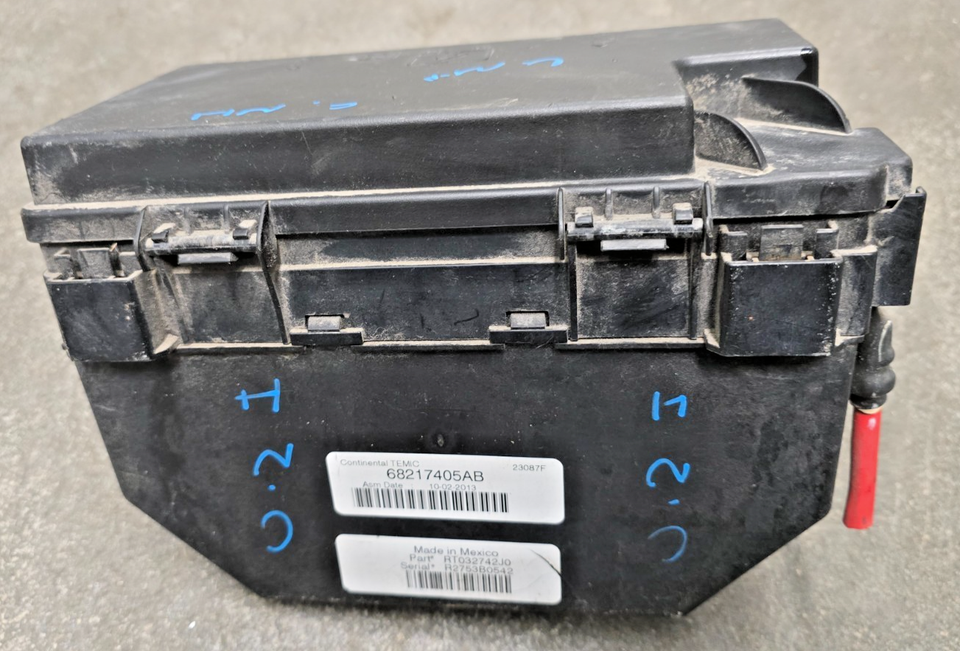 2014 Dodge Grand Caravan Chrysler Town & Country TIPM Fuse Box Module ...