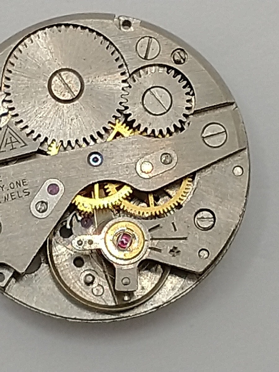 Vintage+Westclox+M102+Men%27s+Watch+Parts%2FRepair+Silver+21j+Swiss for ...