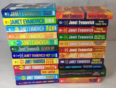 Huge lot of 24 STEPHANIE PLUM Series Books 1-24 by Janet Evanovich ...