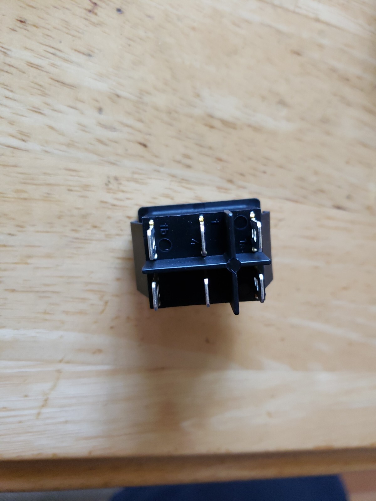 E-Switch 6-Terminal Rocker Switch 15A 125V fits 1.09"x0.85" Opening NEW ...