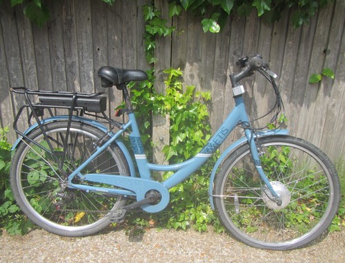 Apollo Metis Aluminium Electric Hybrid Bike - 17" Frame, 26" Tyres - No ...