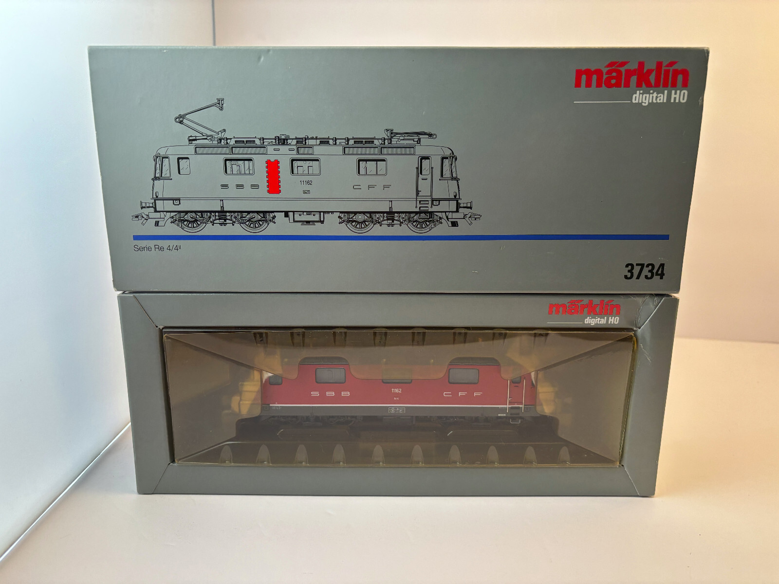 Märklin 3734 HO AC Electric Locomotive Series Re 4/4 II