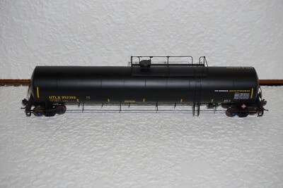 Athearn Genesis HO Scale 33k Gallon LP Tank Car UTLX 952389 | eBay