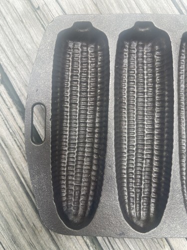 Lodge 27C Cast Iron Cornbread Corn Stick Muffin Junior Size Baking Pan ...