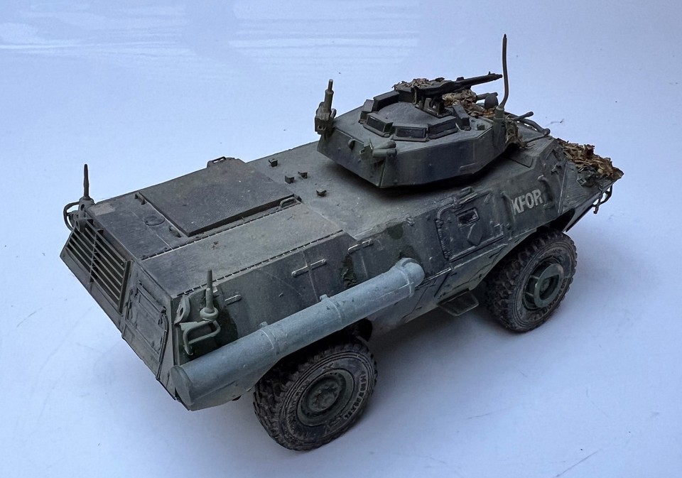 1:35 US M1117 Guardian ASV MP KFOR Trumpeter Model Kit gebaut pro built ...