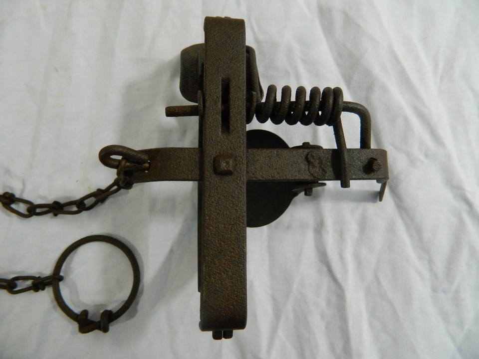 Vintage Metal Jump Trap Chain Ring Cabin Lodge Outdoors Decor Great For ...