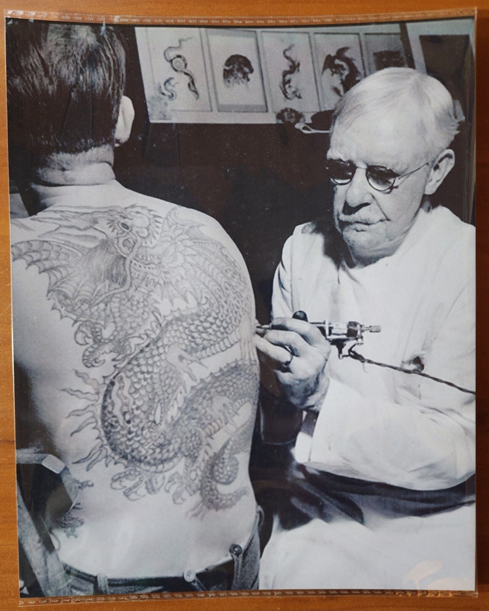 George Celine Tattoos La Série Mode Backstage Par Boo George Avec