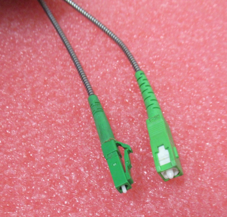 Fibernet Futura SM 9/125 G652D 150m Armoured Optical Launch Lead SC/APC ...