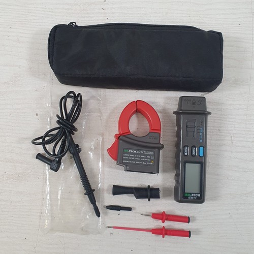 ISO-TECH IDM17 multimeter & ICA15 current Clamp With Leads & Case - O10 ...