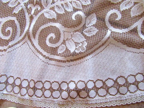 Lovely Vintage Creamy White Shadowed Nottingham Lace Tablecloth 70 ...
