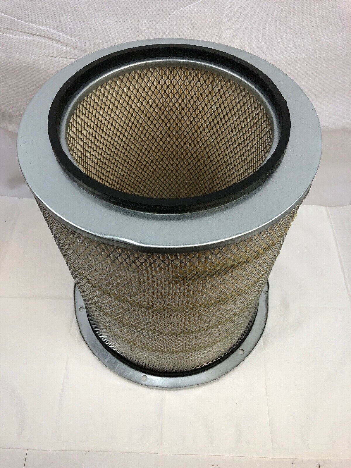 FLEETGUARD AH19327 - Air filter cross reference
