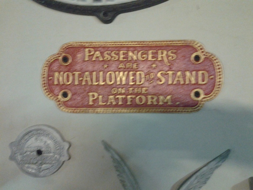 (1) Painted Passengers Are Not Allowed To Stand On The Platform ...