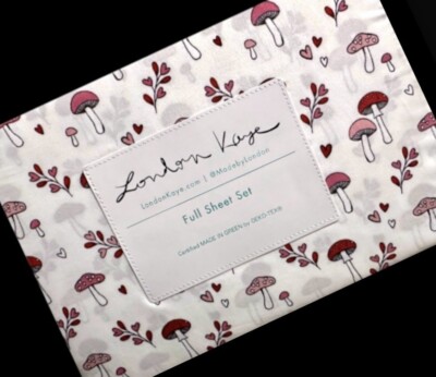 London Kaye FULL Sheet Set - FULL Sheets White / Pink & Red WOODLAND ...