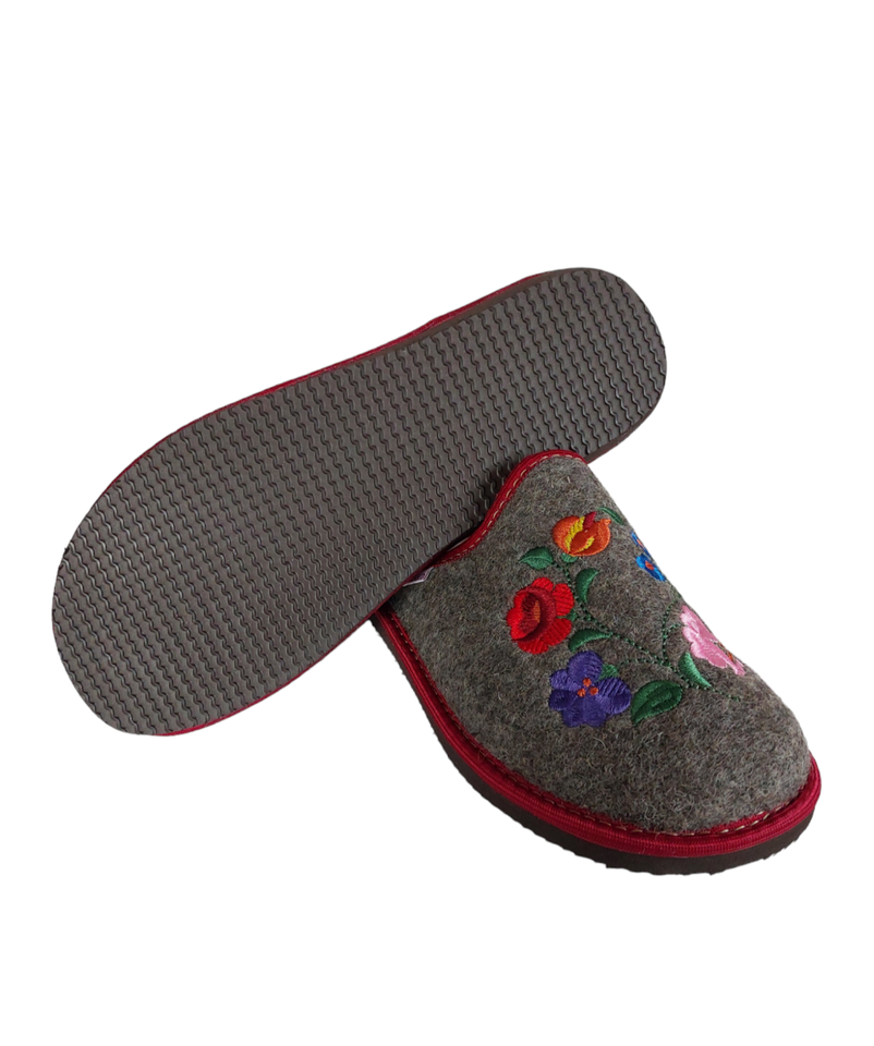 Women's felt slippers - wool felt, warm flip-flops with folk embroidery ...
