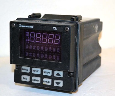 Moore 90-250VAC 555 ¼ Din Chlorination/Dechlorination Controller 50 ...