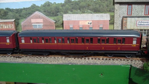 Hornby 00 gauge British Railways (ex. LNER) maroon coaches. Set of 4 ...