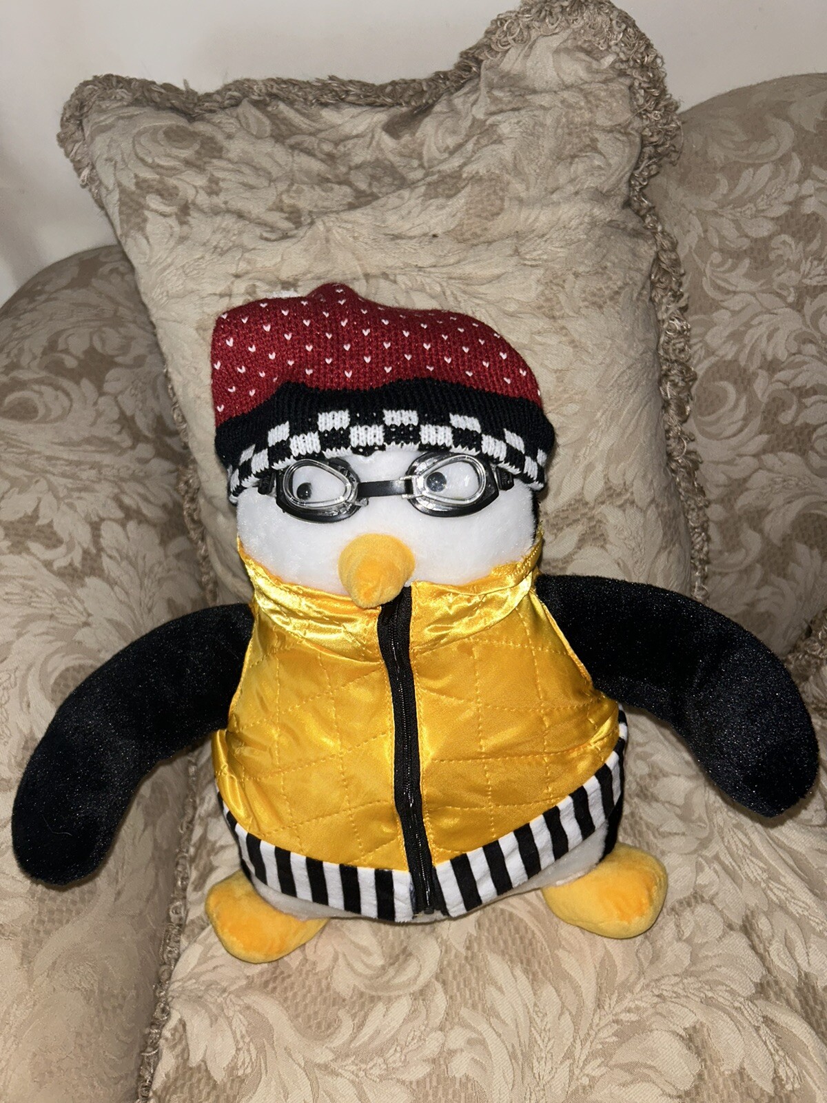 Hugsy Penguin