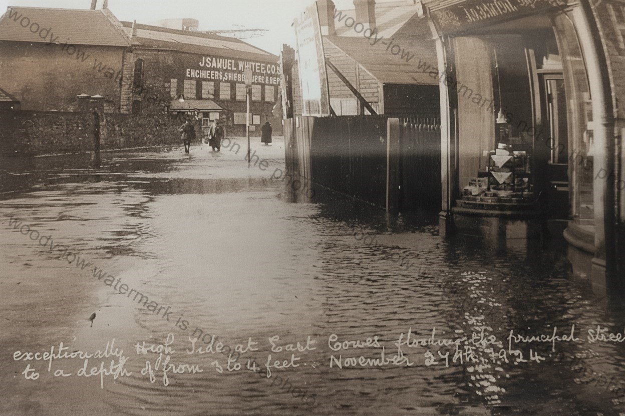 IWC570 - Flooding on Ferry Road East Cowes , Isle of Wight 1924 - print ...