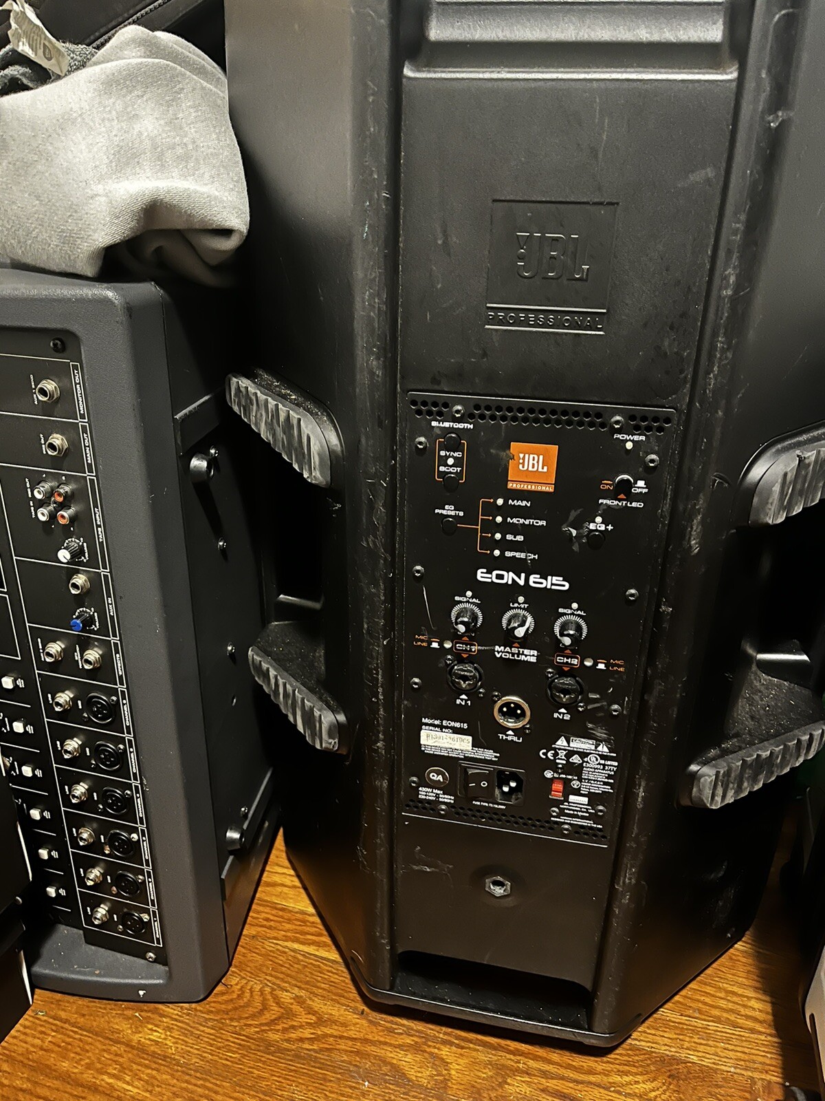 JBL EON 615 15" 2-Way Self-Powered Bass Reflex PA Speaker 613815736615 ...