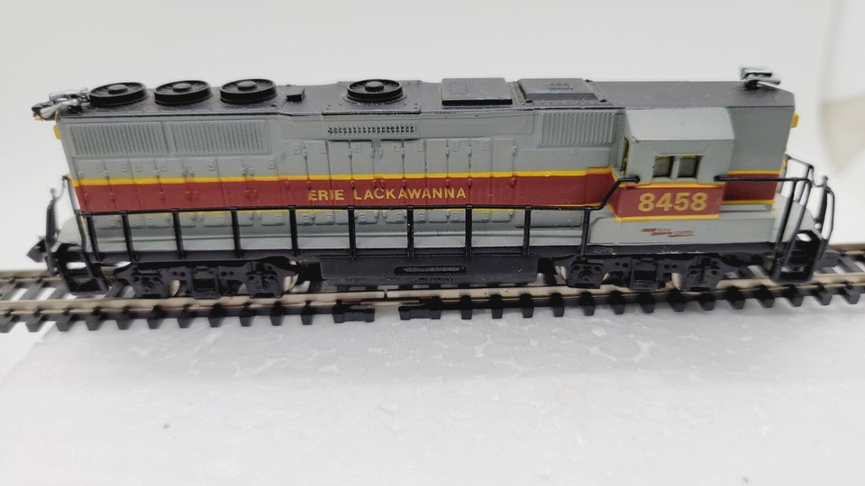 Bachmann Erie Lackawanna Lighted Engine 8458 N Scale | eBay
