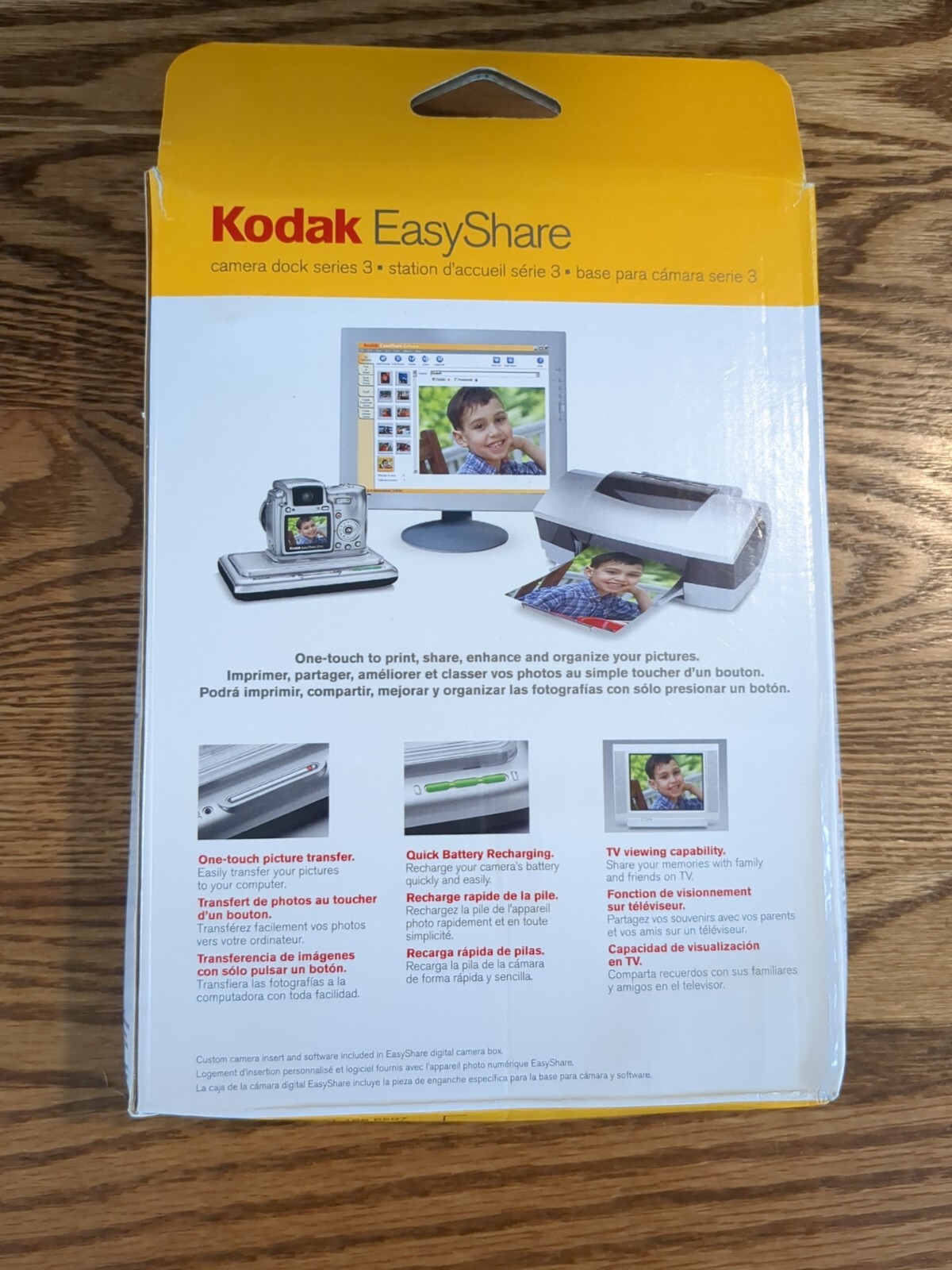 Kodak EasyShare Camera Dock Series 3 - Transfer Images & Charges ...