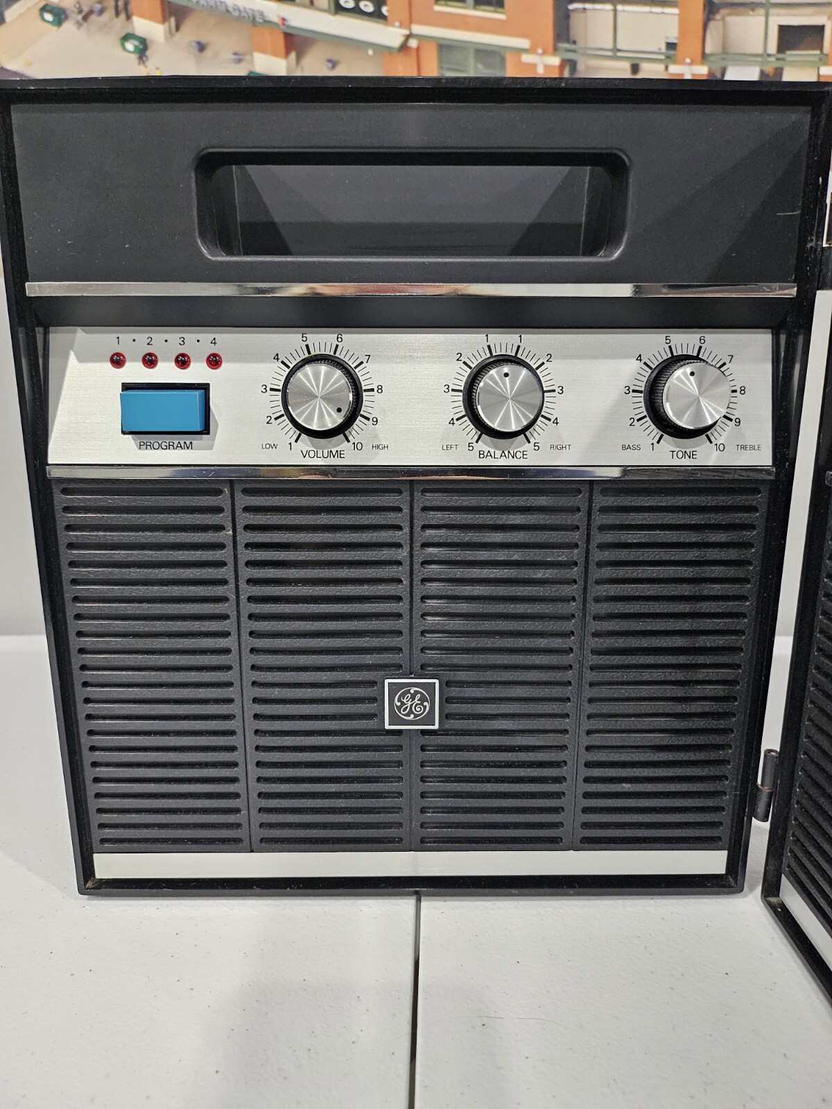 General Electric GE Portable Three Way Power 8-Track Player Model M ...