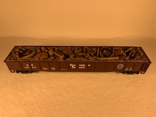 MTH PREMIER 20-98003, SOUTHERN PACIFIC GONDOLA #339288 w/JUNK LOAD, OB ...
