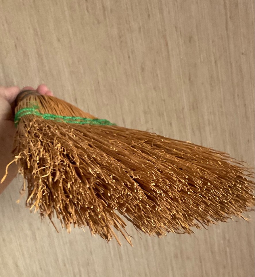 Vintage Large Fits Rite Whisk Broom Wire Wrapped Green String straw ...