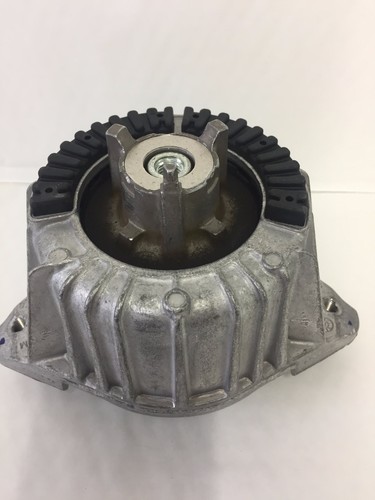 NEW Genuine Mercedes-Benz W212 E-Class RH FRONT Engine Mount ...