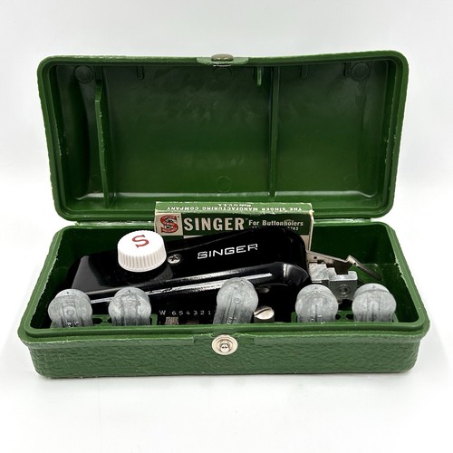 Singer 221 Featherweight Buttonholer Kit 160506 w/Accessories Templates ...